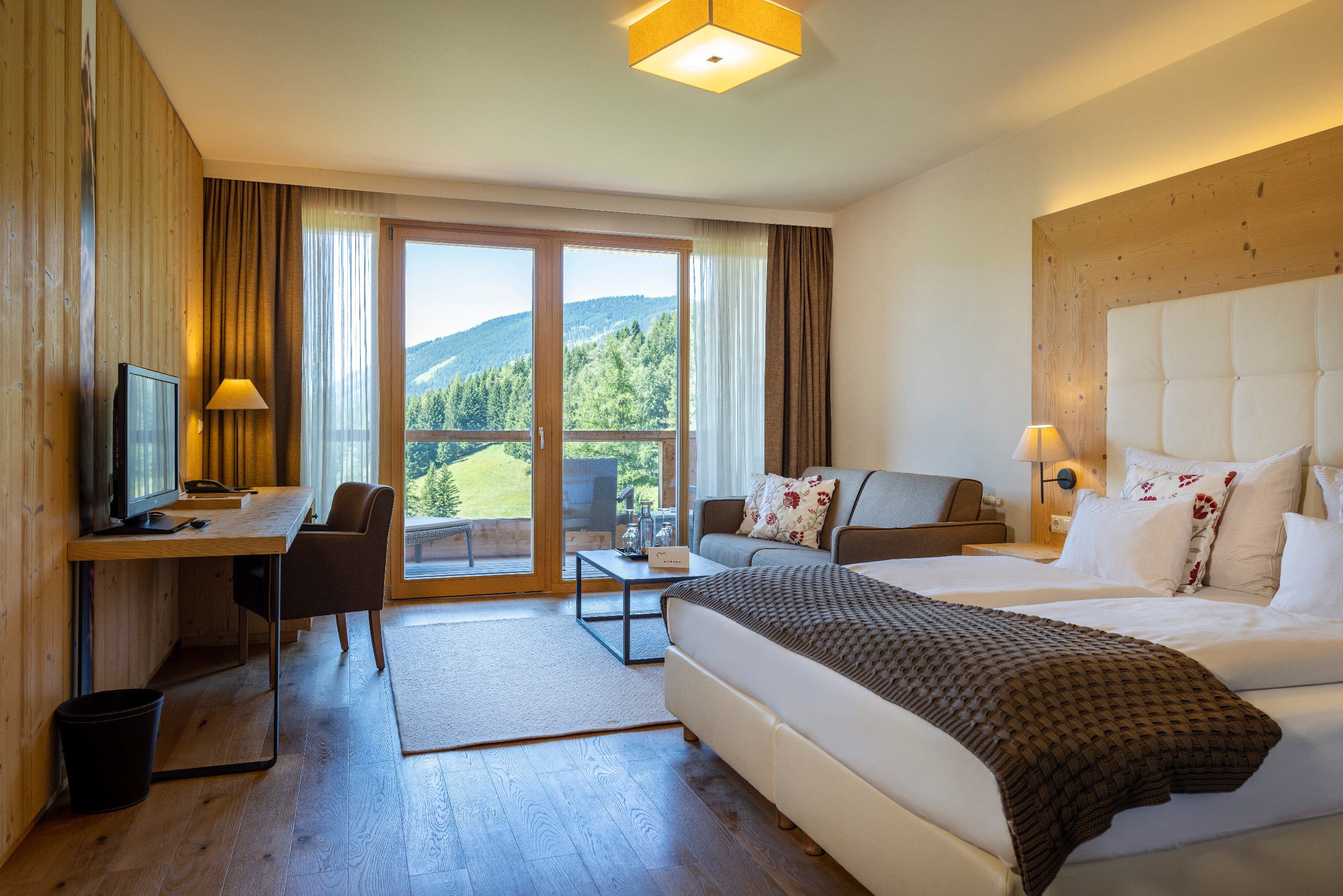 Anfragen & Informationen erhalten | Almwellness Hotel Pierer